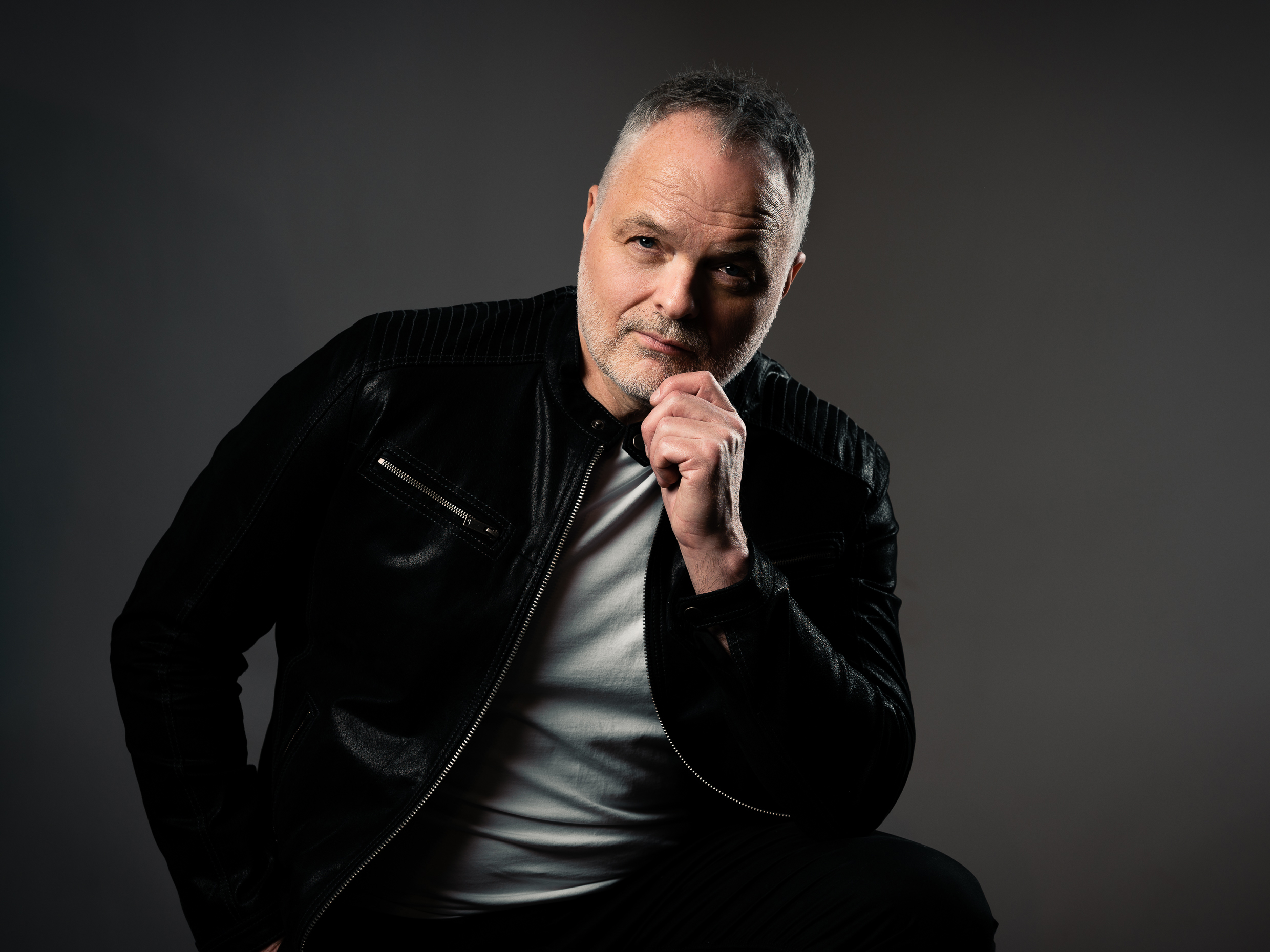 Charles Plogman's new song brings light to autumn - MagnumLive